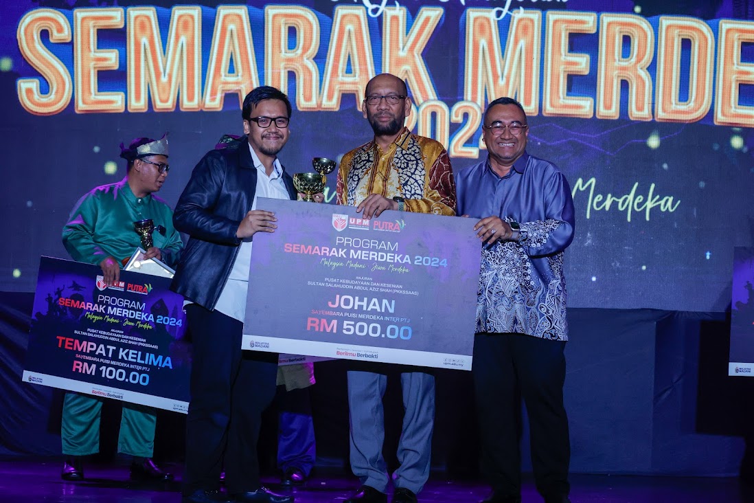 Tempat Ketiga : Marni binti Kasim (Pejabat Pendaftar)